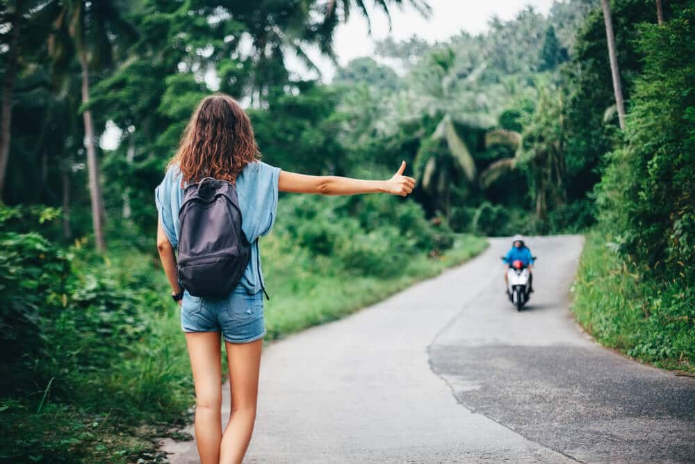 Andar à boleia: o que fazer e o que não fazer | IATI Seguros